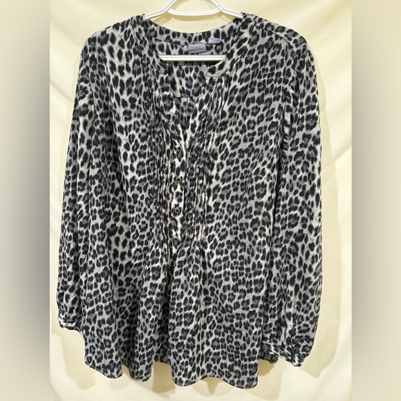 Laura Scott | Tops | Laura Scott Animal Print Button Down Blouse 82 ...